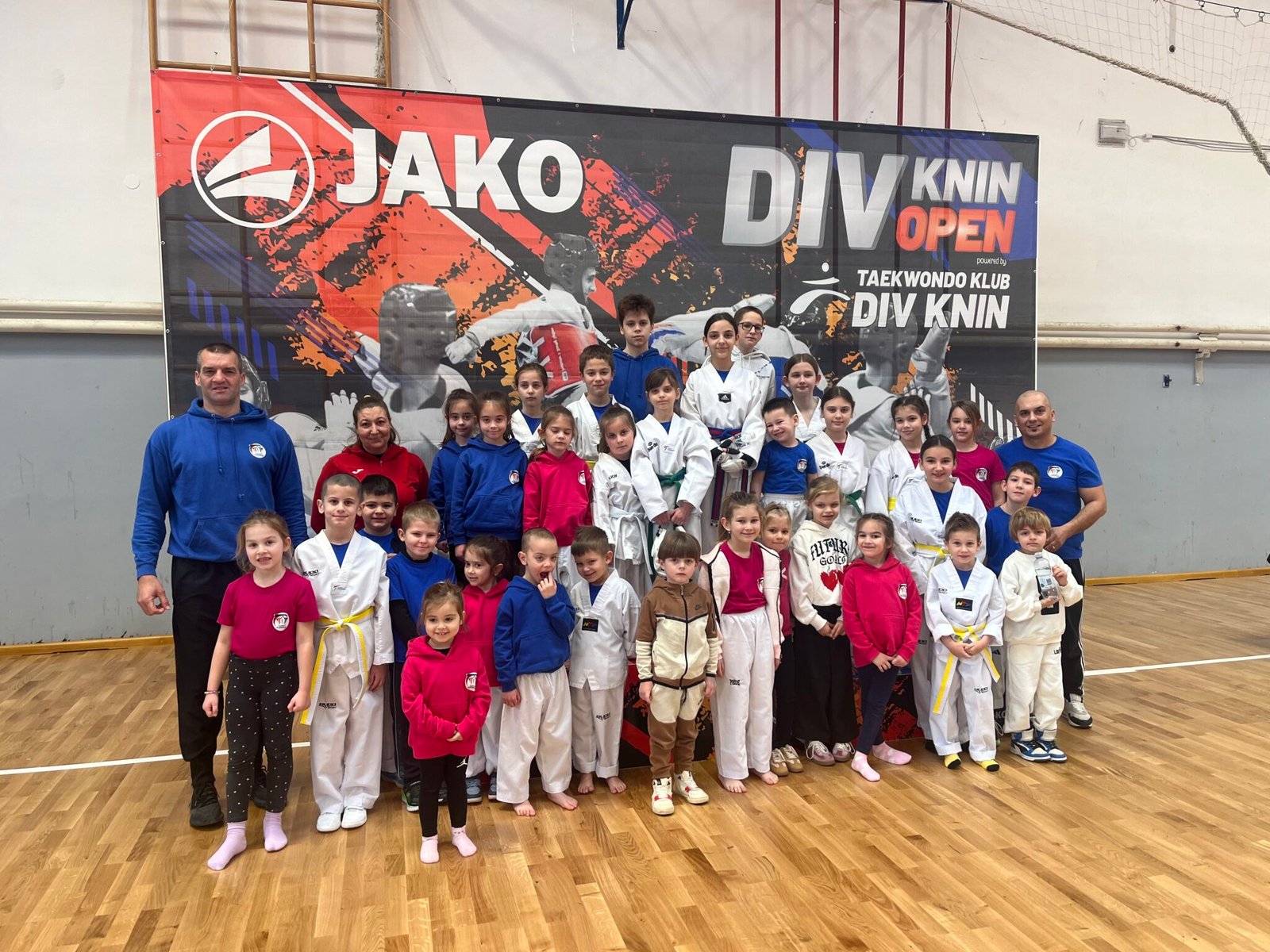 29 medalja i dva ekipna pehara za TKD Plovanija na natjecanju DIV KNIN ...